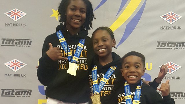 Brazilian Jiu-Jitsu: Coach hoping to improve gender equality - BBC News