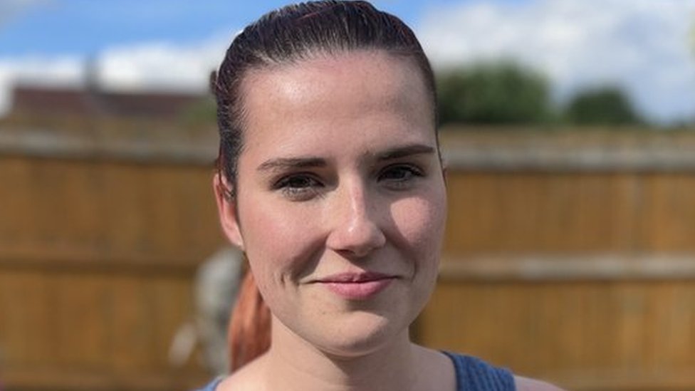 Leah Simpson's Instagram, Twitter & Facebook on IDCrawl