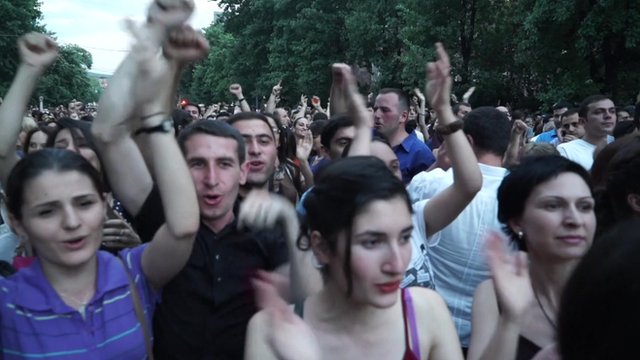 Armenian protests: Thousands rally against energy price rise - BBC News