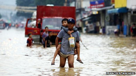 Heavy rainfall for India and Philippines - BBC Weather