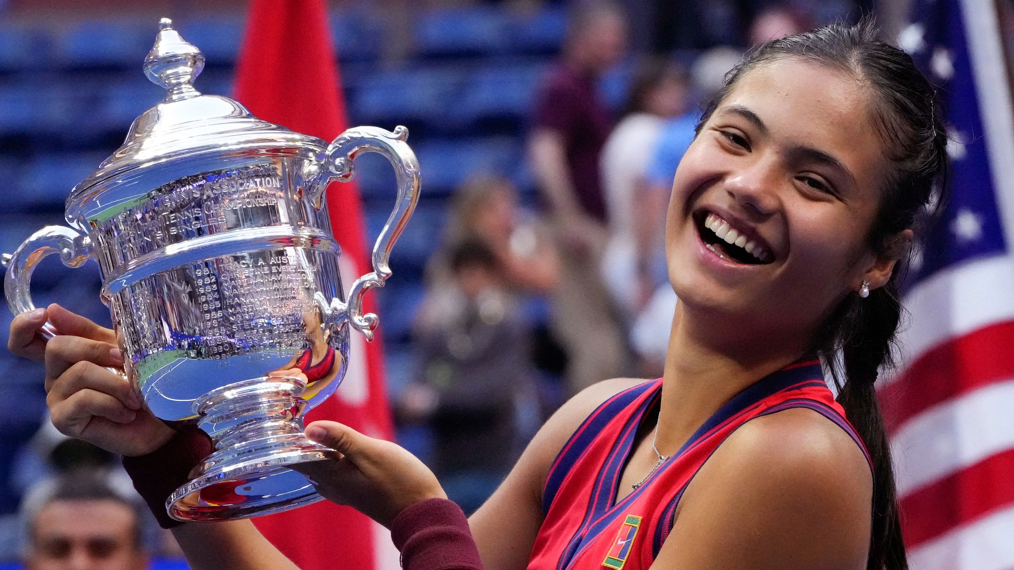 US Open: Emma Raducanu beats Leylah Fernandez to win first Grand Slam ...