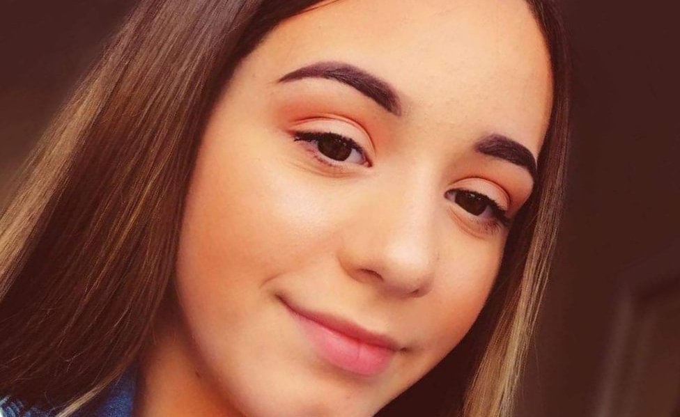 Carly Cunningham's Instagram, Twitter & Facebook on IDCrawl