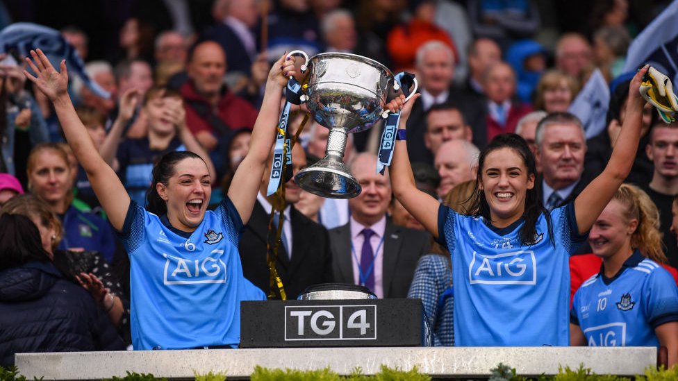 Ladies' GAA final: Leo Varadkar praises attendance - BBC News