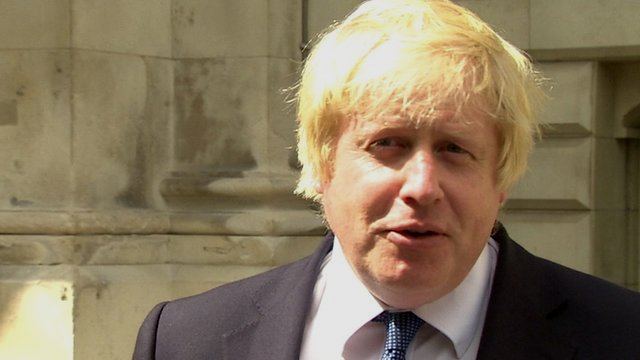 Foreign Secretary Boris Johnson booed at French Embassy - BBC News