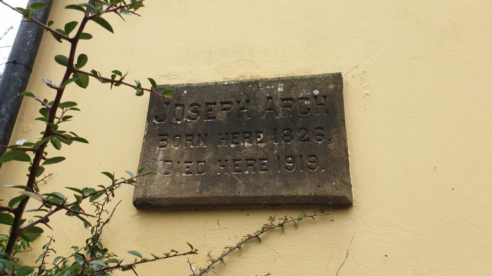 Walk held to celebrate farm workers champion Joseph Arch - BBC News