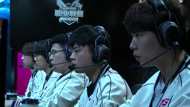 Chinese gamer: I play for 15 hours a day - BBC News