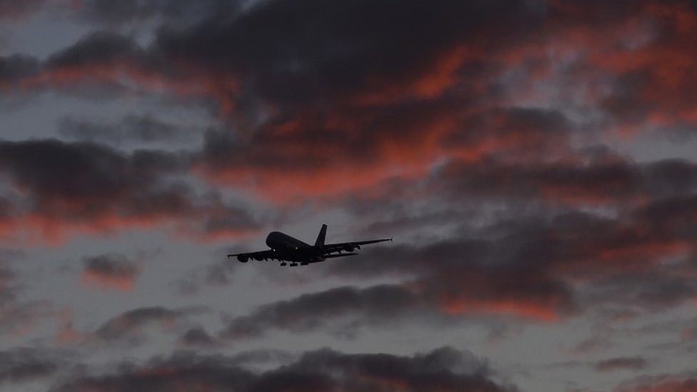 BBC News - Heathrow offers to curb night flights as it fights to build ...