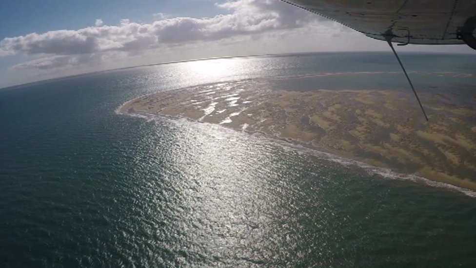 Goodwin Sands: Not dredging 'will cost £500m', warns firm - BBC News