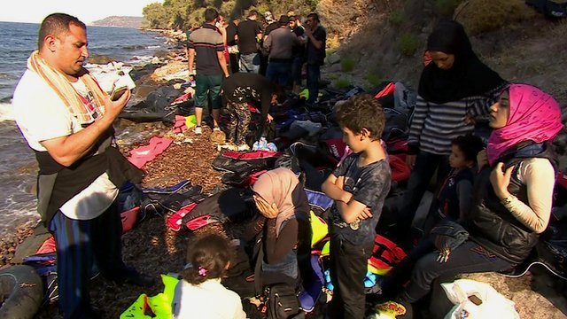 Syrian refugees: The journey across Europe - BBC News