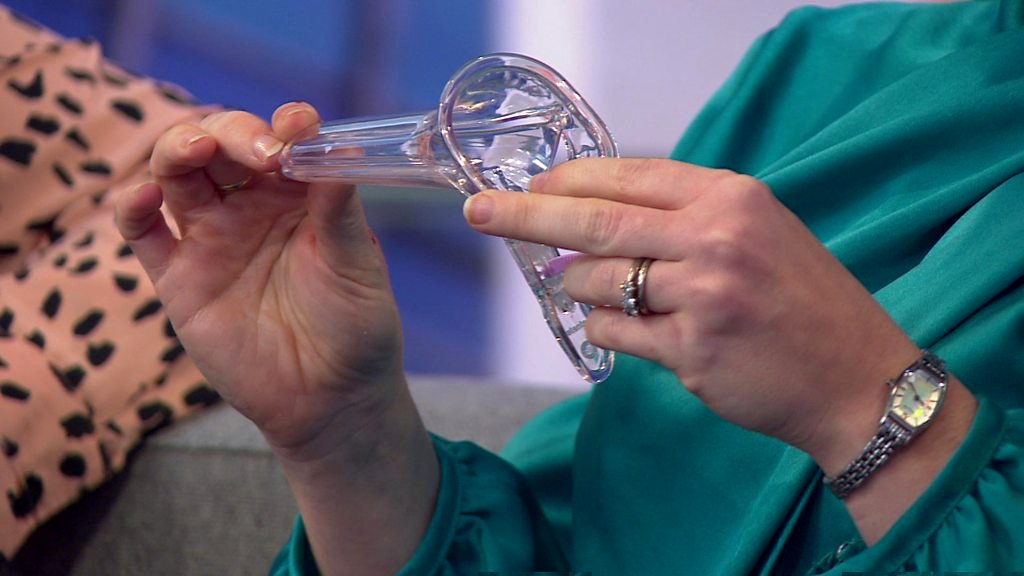 What happens during a smear test? | 15 Minute News