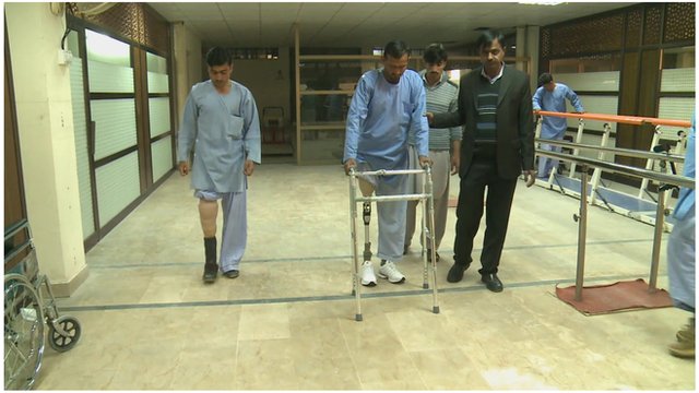 Inside Pakistan's military hospital for injured soldiers - BBC News