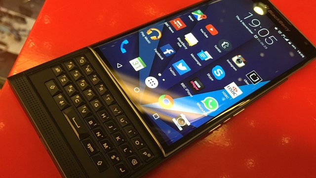 BlackBerry launches Priv smartphone running Android - BBC News