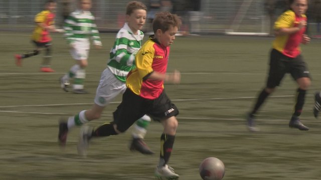 Can Biobanding level the Scottish youth football field? - BBC Sport