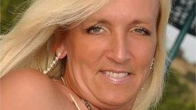 Tunisia attack: Tributes to Welsh woman Trudy Jones - BBC News