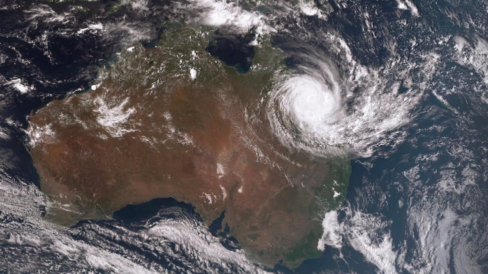 Pictures: The damage caused by Cyclone Debbie in Australia - CBBC Newsround