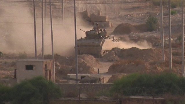 Heavy fighting in Sinai between Egyptian forces and jihadists - BBC News