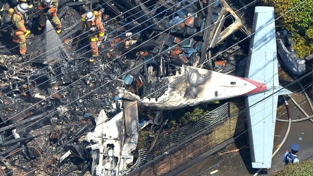 Japan: Three killed as small aircraft crashes in Tokyo - BBC News