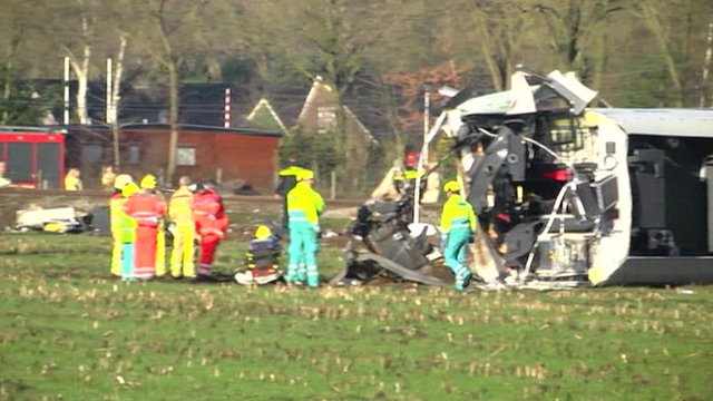 Dutch rail driver killed in crane crash at Dalfsen - BBC News