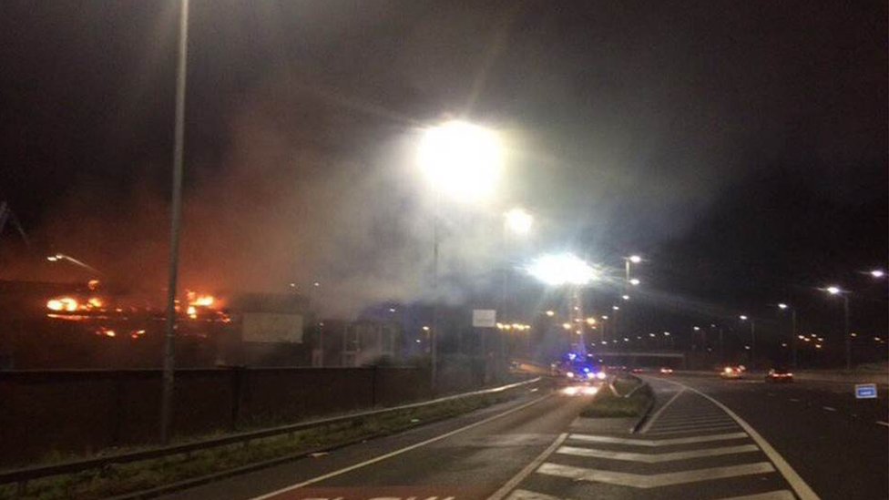 Deeside fire: Gateway to Wales Hotel blaze probe begins - BBC News