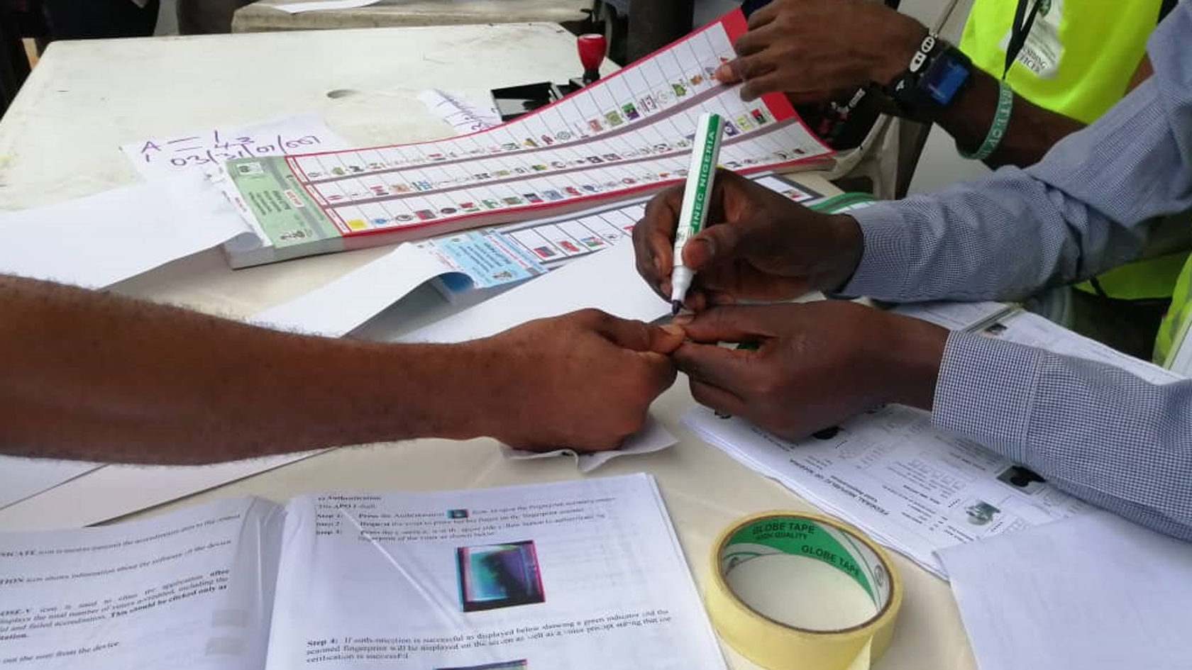 Africa Live: Nigeria's vote as it happened - BBC News