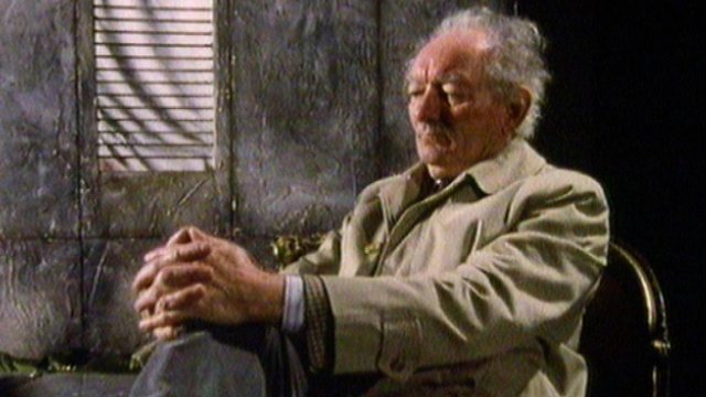 Brian Friel: Famed playwright dies aged 86 - BBC News