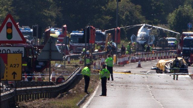 Shoreham air crash: Man films Hunter hitting A27 road - BBC News
