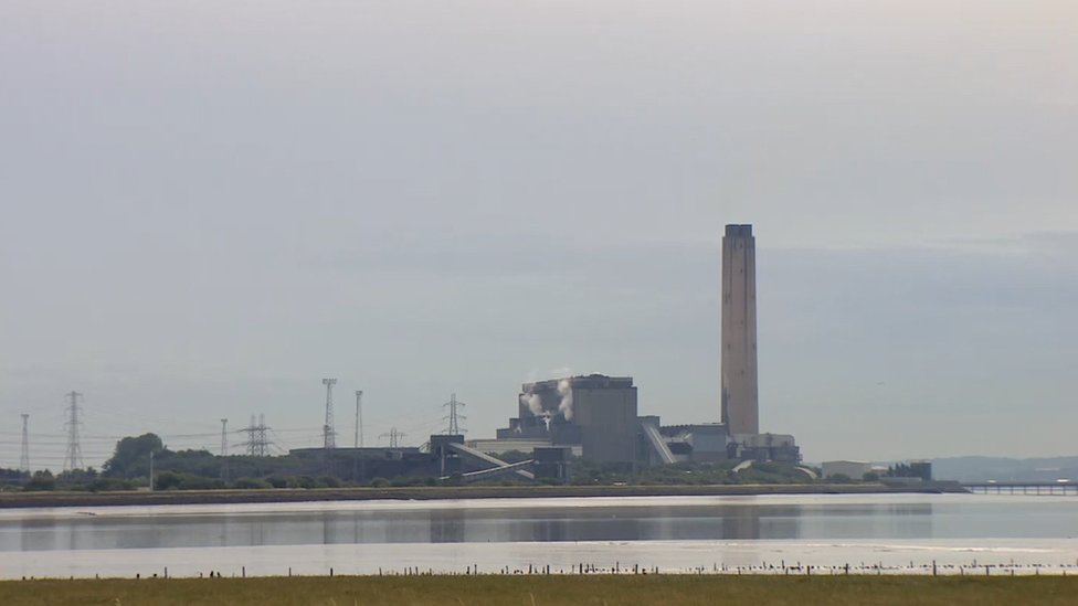 Longannet switch-off ends coal-fired power production in Scotland - BBC ...