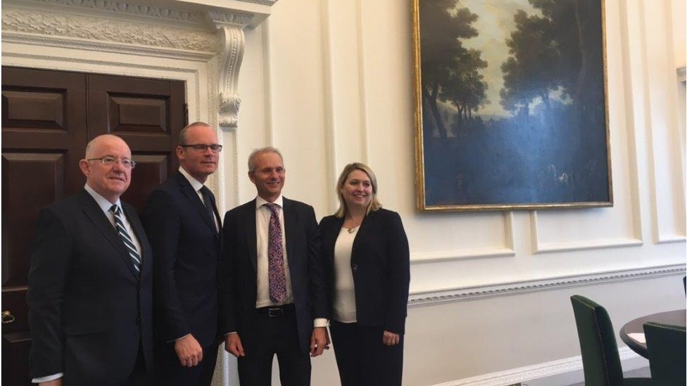 British and Irish ministers hold London conference - BBC News