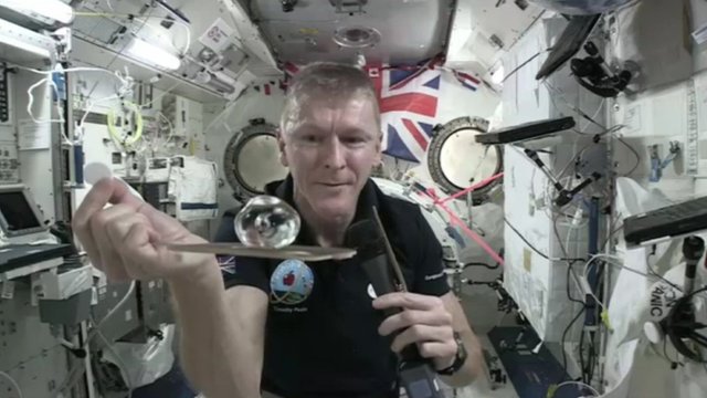 Tim Peake to return to 'ground control' on earth - BBC News