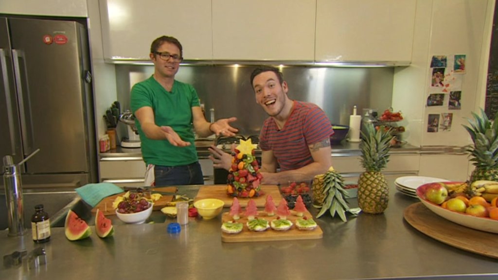 How to make the perfect mince pie - with Stefan Gates - CBBC Newsround