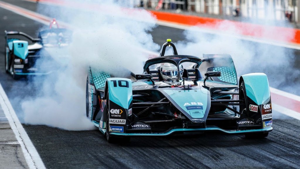 Formula E 2022: Drivers set for season opener in Saudi Arabia - CBBC ...