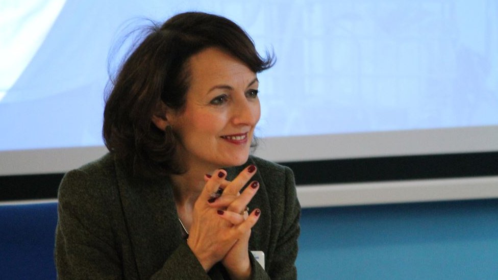 Healthcare watchdog boss to take over NHS24 service - BBC News