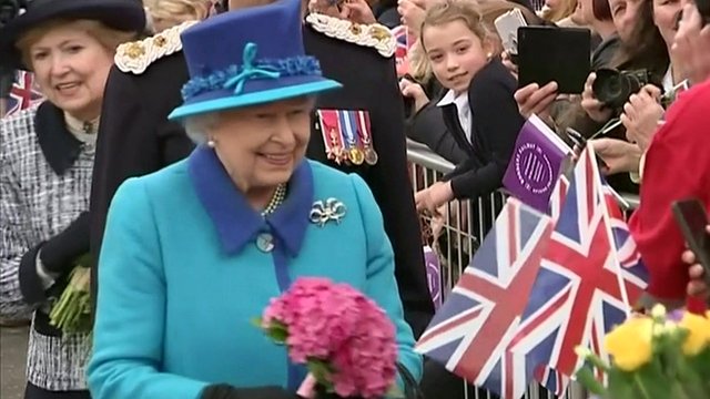 Queen Elizabeth becomes longest-serving British monarch - BBC News
