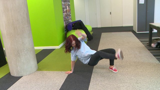 Top five dance moves for your prom - BBC Newsround