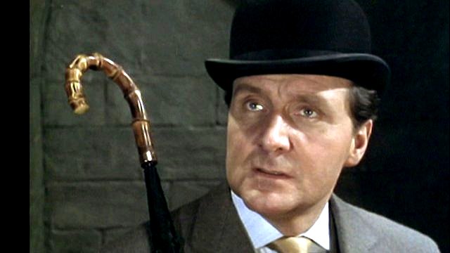The Avengers' Patrick Macnee in action - BBC News