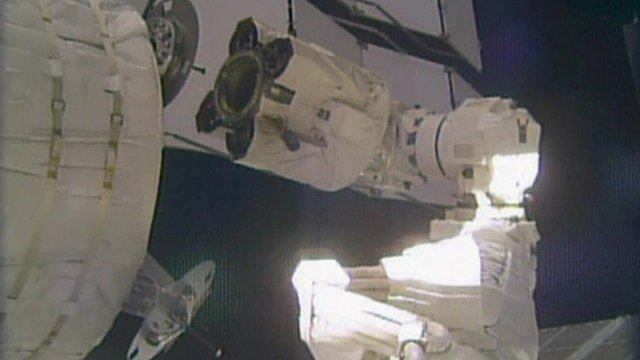 International Space Station gets inflatable extension - BBC News