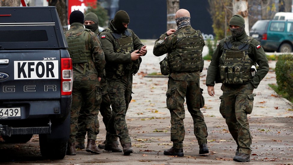 Kosovo i Srbija: Deseti dan srpskih blokada puteva na severu Kosova, đaci se vraćaju u klupe ...