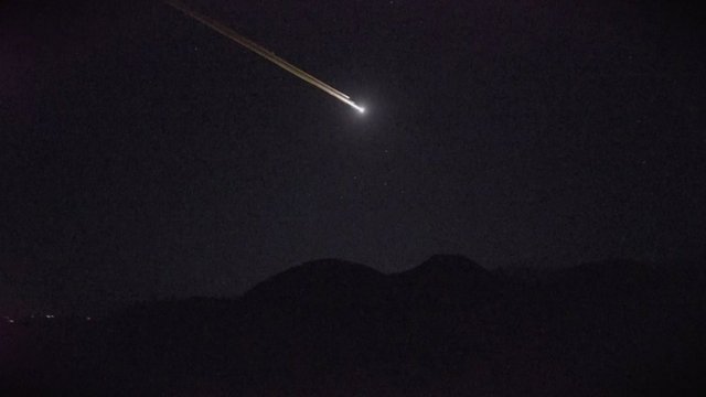 Chinese rocket lights up night sky over California and Utah - BBC Newsround