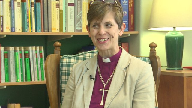 First woman bishop Libby Lane: Everything you need to know - BBC Newsround