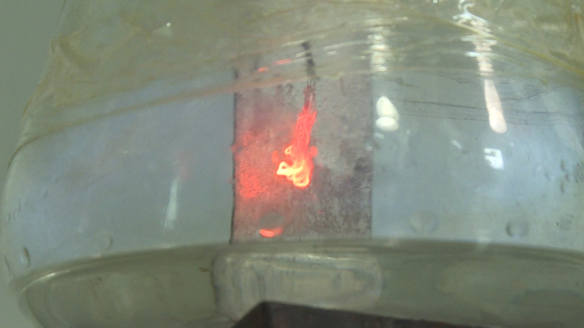 The explosive chemistry that cleans up your car exhaust - BBC News