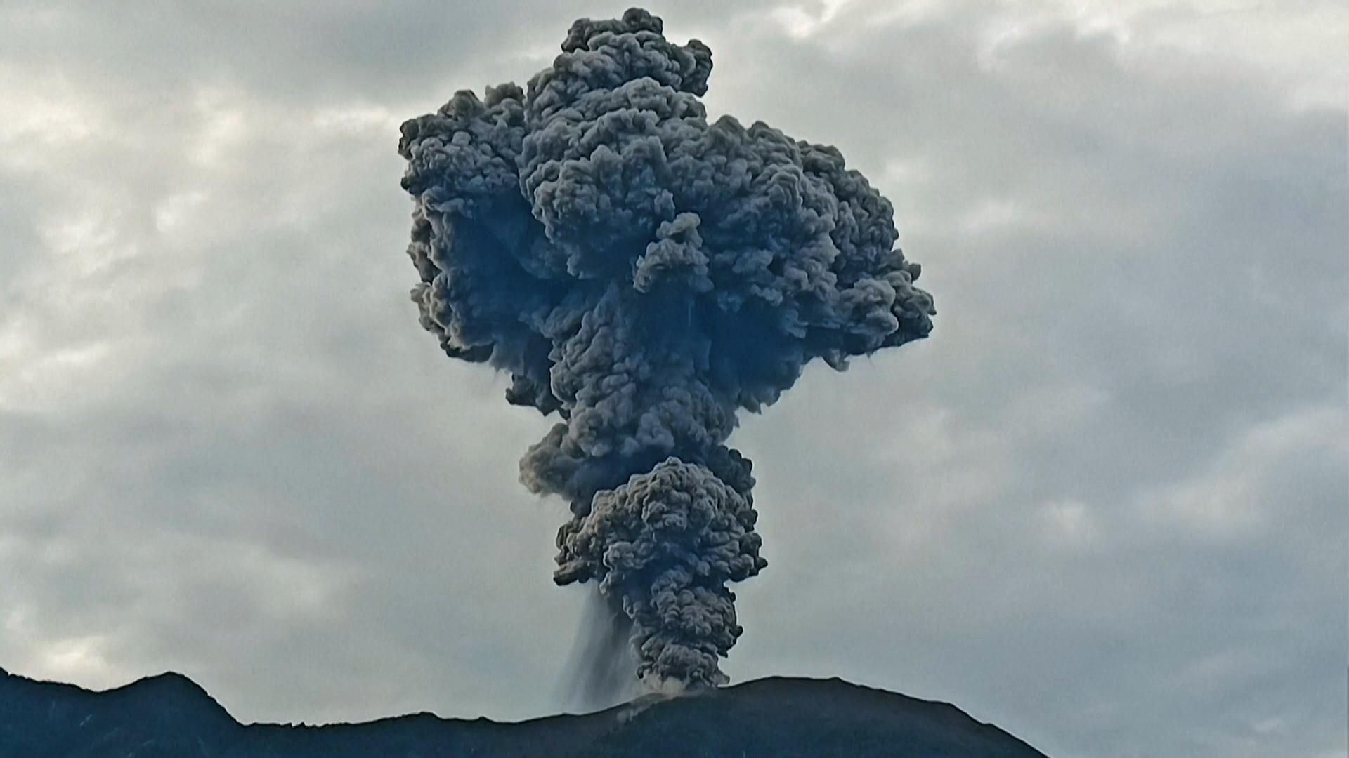 Huge Eruption Wallpaper