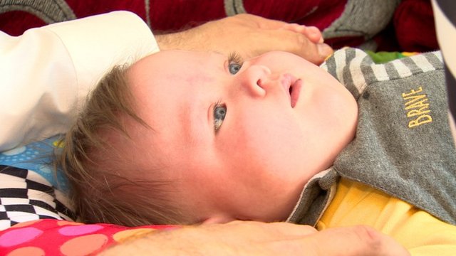 Surgeons operate on baby inside womb - BBC News