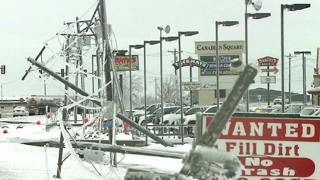 'Destructive and deadly' extreme weather hits US states - BBC News