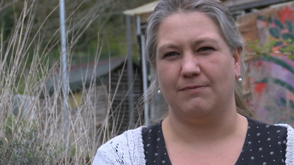 Coronavirus: Chefs unite to feed Bristol's key workers - BBC News