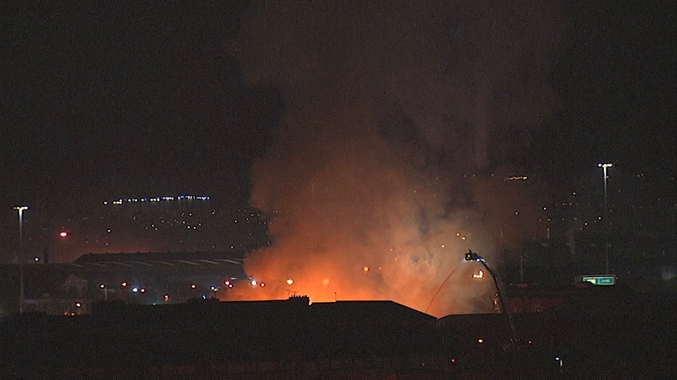 Disruption continues after 'challenging' Glasgow fire - BBC News