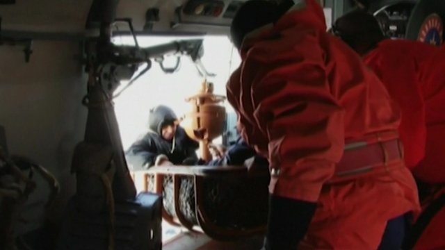 Video shows rescue of survivors from Russia trawler - BBC News