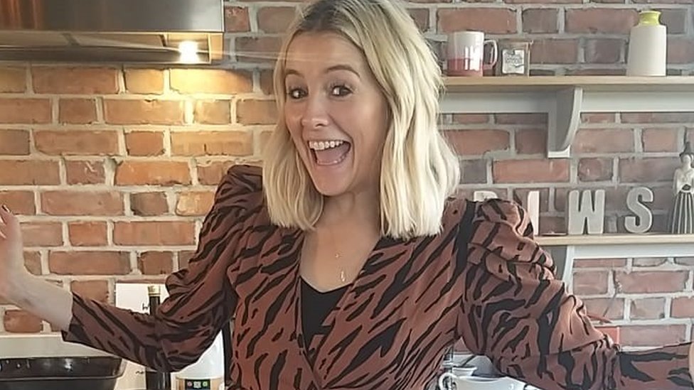 Nadolig Elin Fflur - BBC Cymru Fyw
