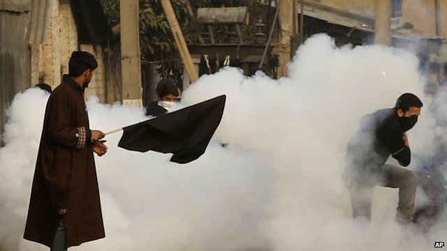 Protests flare in Srinagar over executions in Saudi Arabia - BBC News