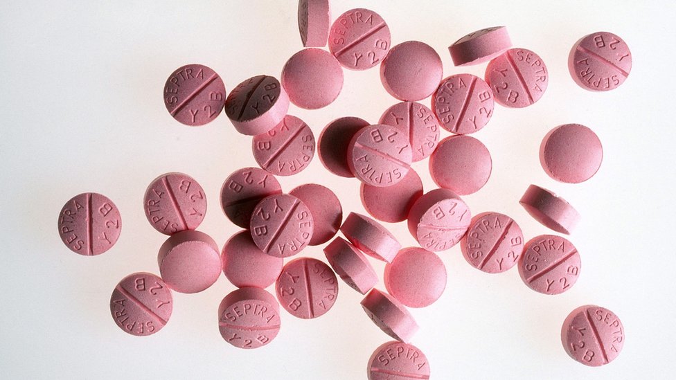 Expert warns against over-use of antibiotics - BBC News