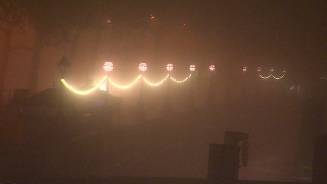 Video inside cockpit shows what it is like landing in fog - BBC News